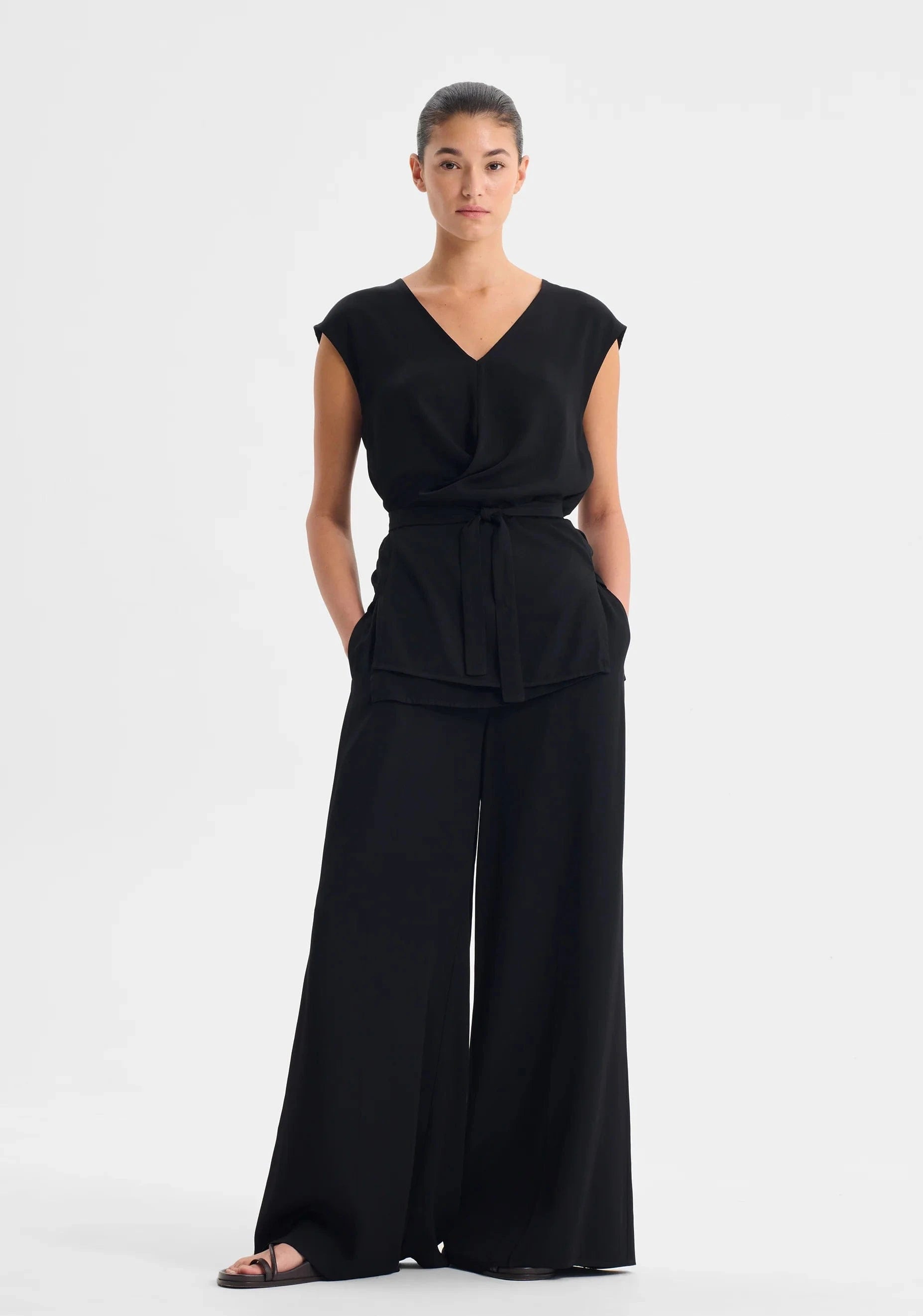 Morrison Talise Pant - Black | Pinkhill Darwin